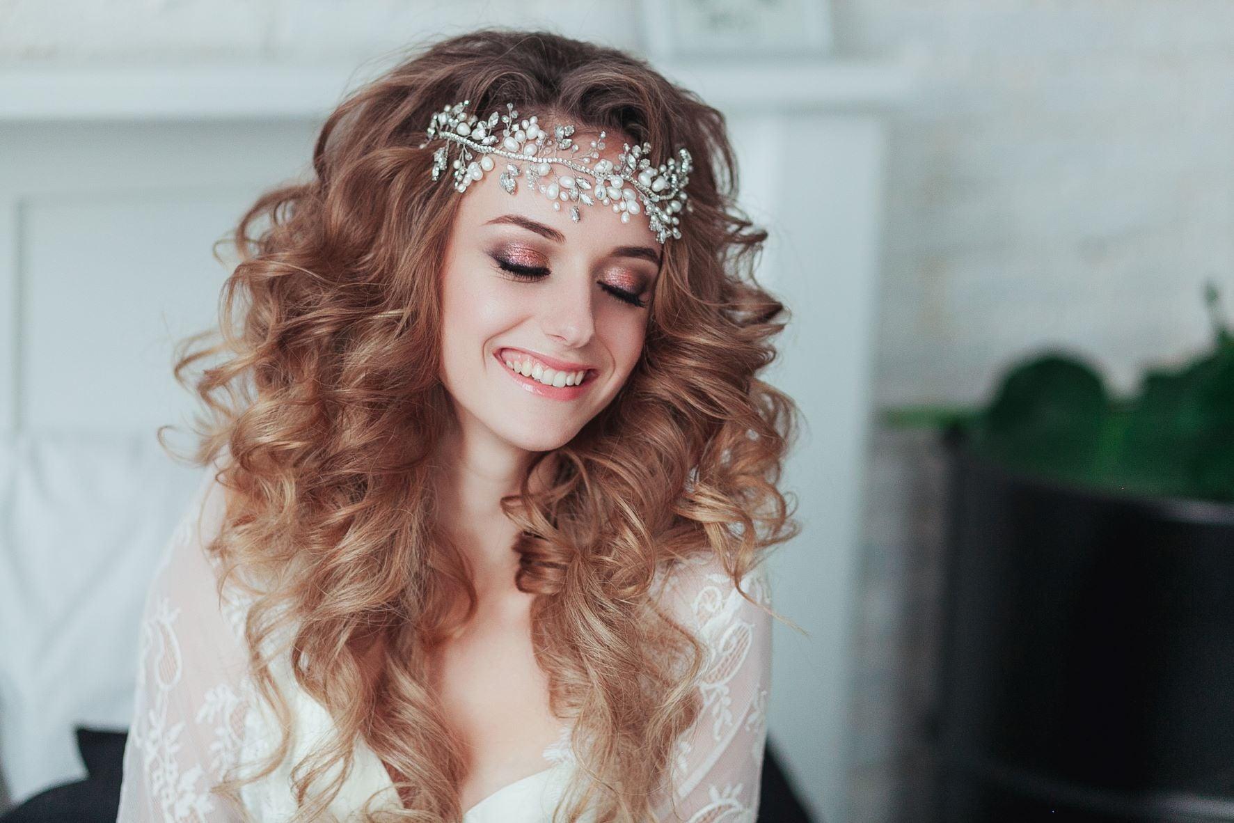 Adorn Your Tresses with the the Elegance of Hair Ornaments – Trendha